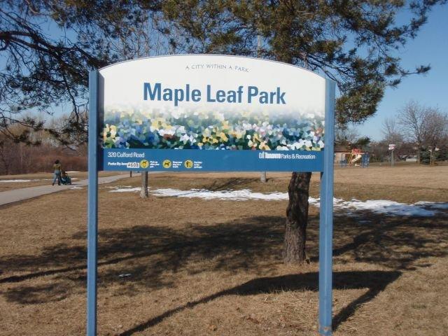 CELOS | Fieldhouses / Maple Leaf Park
